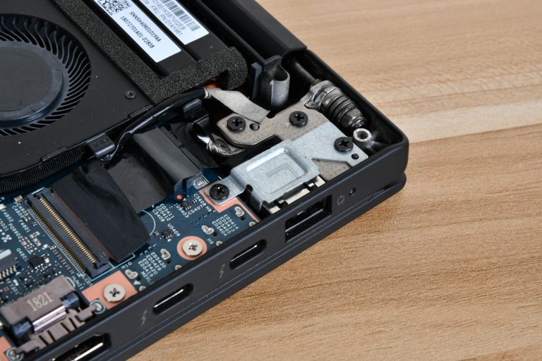 Lenovo ThinkPad X1 Extreme Disassembly (RAM, SSD upgrade options ...